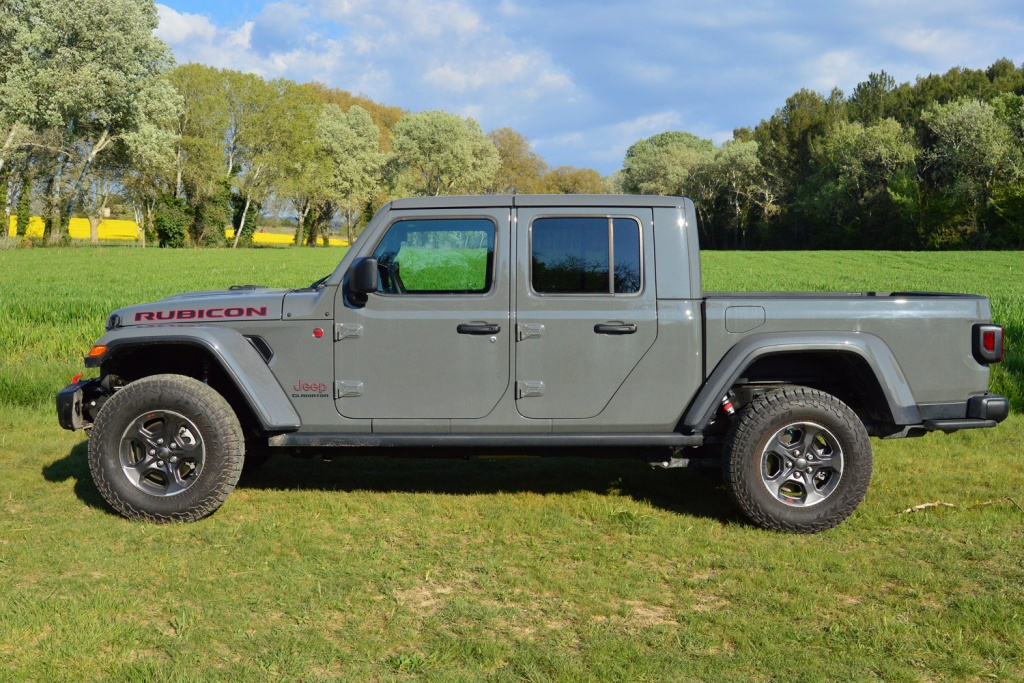 Jeep-Gladiator-Gris-1 - BumperOffroad
