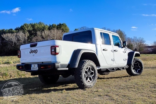 Jeep-Gladiator-Rubicon-White-105 - BumperOffroad